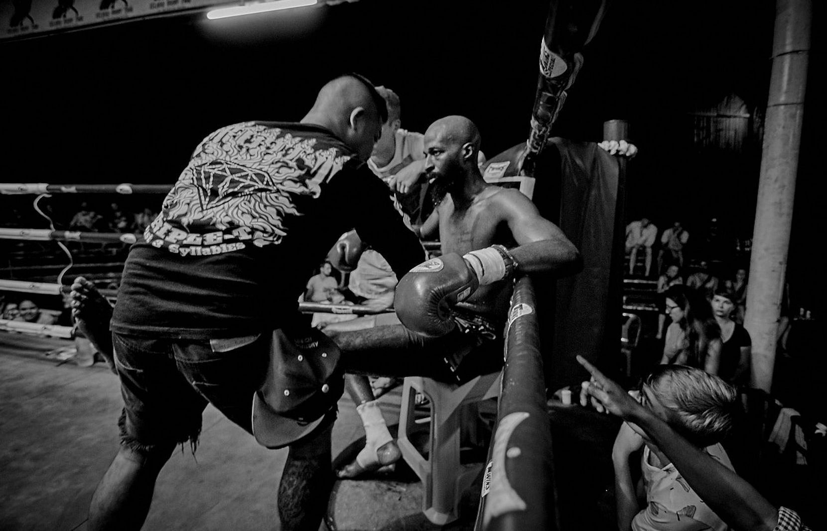 Kick Boxing Lessons in The Bahamas | New Providenc | MoFire Fitness